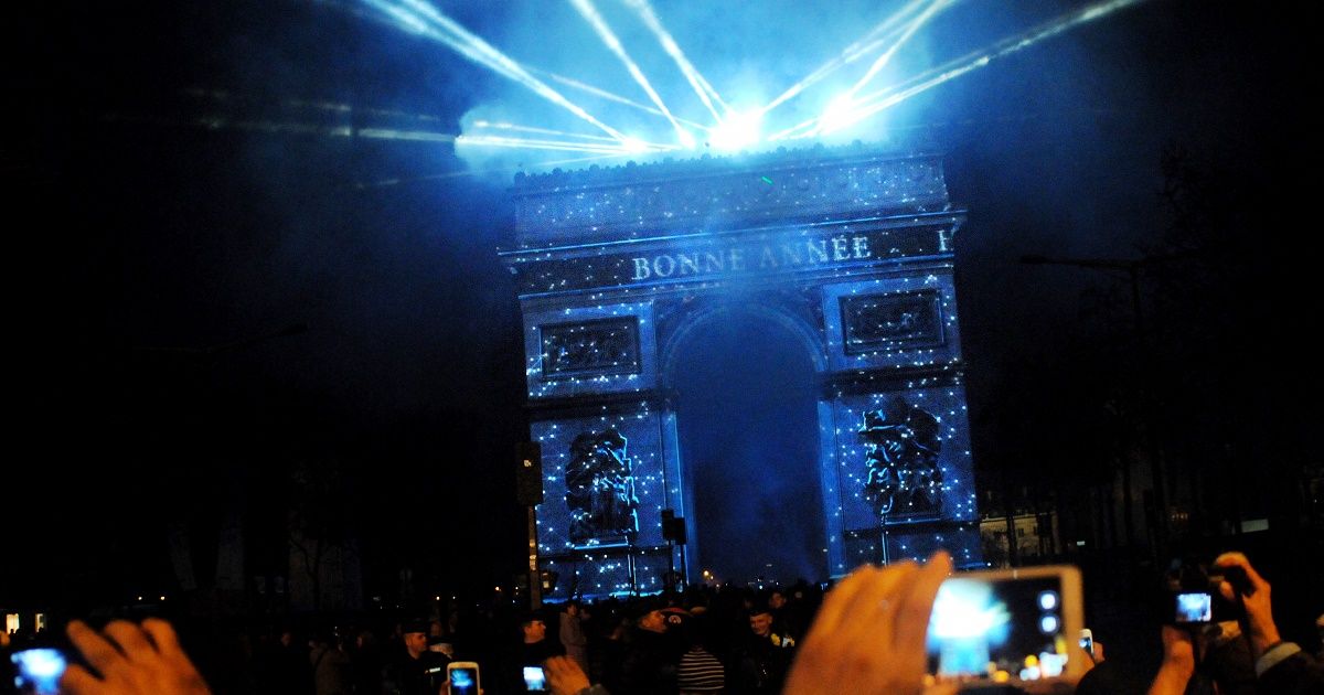 BFMTV et BFM Paris vont diffuser en direct le spectacle des Champs ...