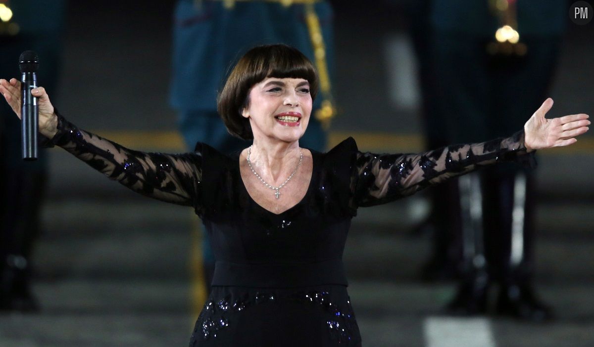 Photo : Mireille Mathieu sur scène à Moscou - Puremédias