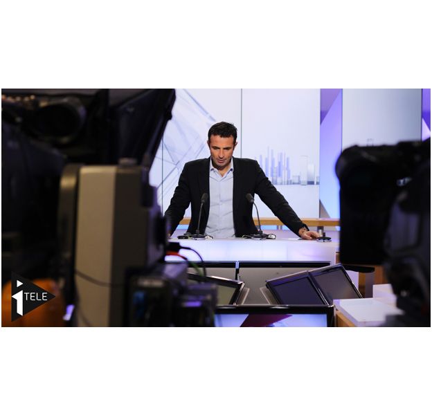 Arthur Molinier dans la pièce "En Ballotage" de Benoît Masocco. - photo ...
