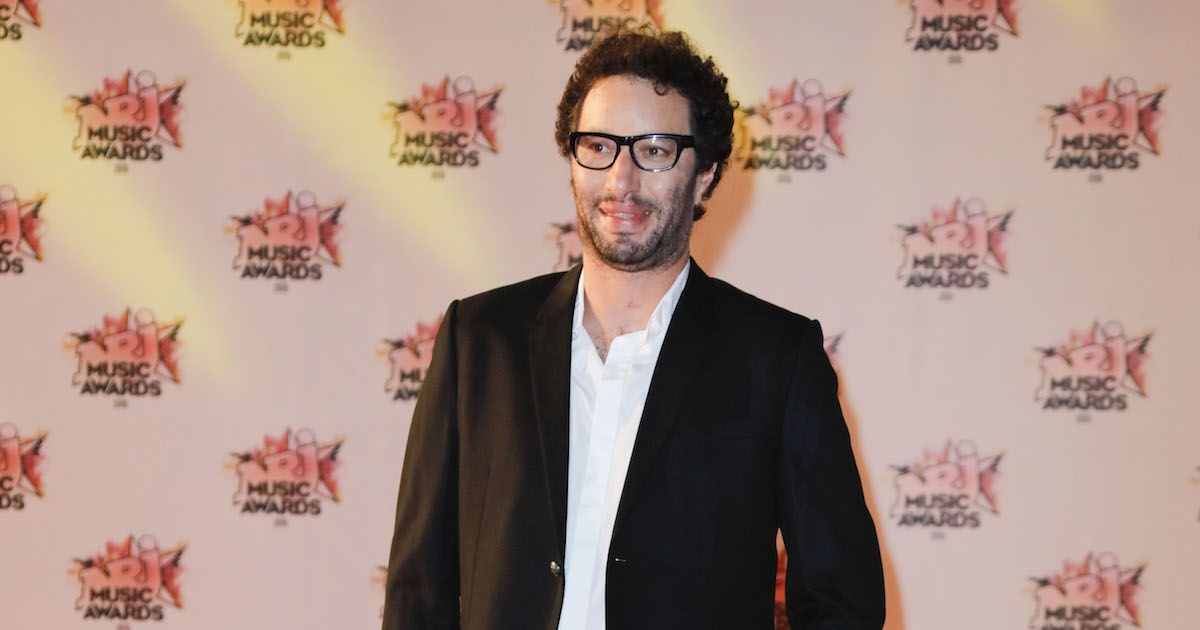 NRJ : Manu Lévy rempile pour deux saisons à la matinale - Puremédias