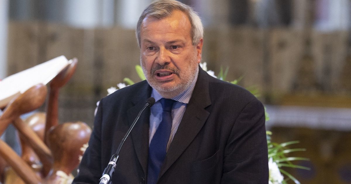 Régionales : Le journaliste Périco Légasse candidat sur la liste du ...