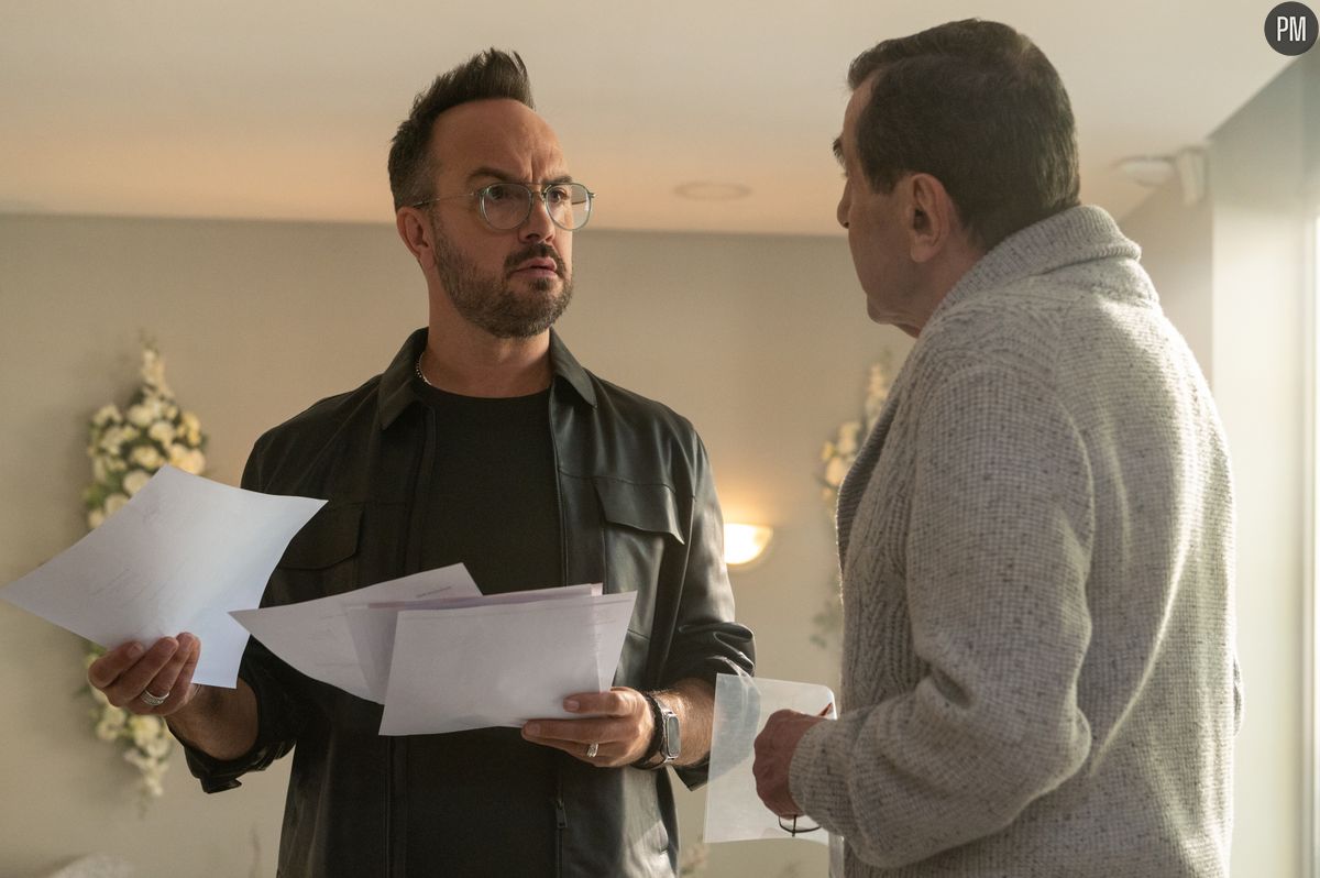 Vidéo : Jarry évoque "À côté de ses pompes", la fiction où il incarne ...