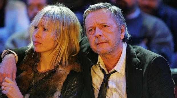 L'ex-femme de Renaud va raconter le "suicide à petit feu" du chanteur ...