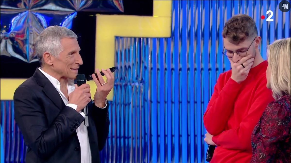 Vidéo : Nagui dans "N'oubliez pas les paroles !" sur France 2. - Puremédias