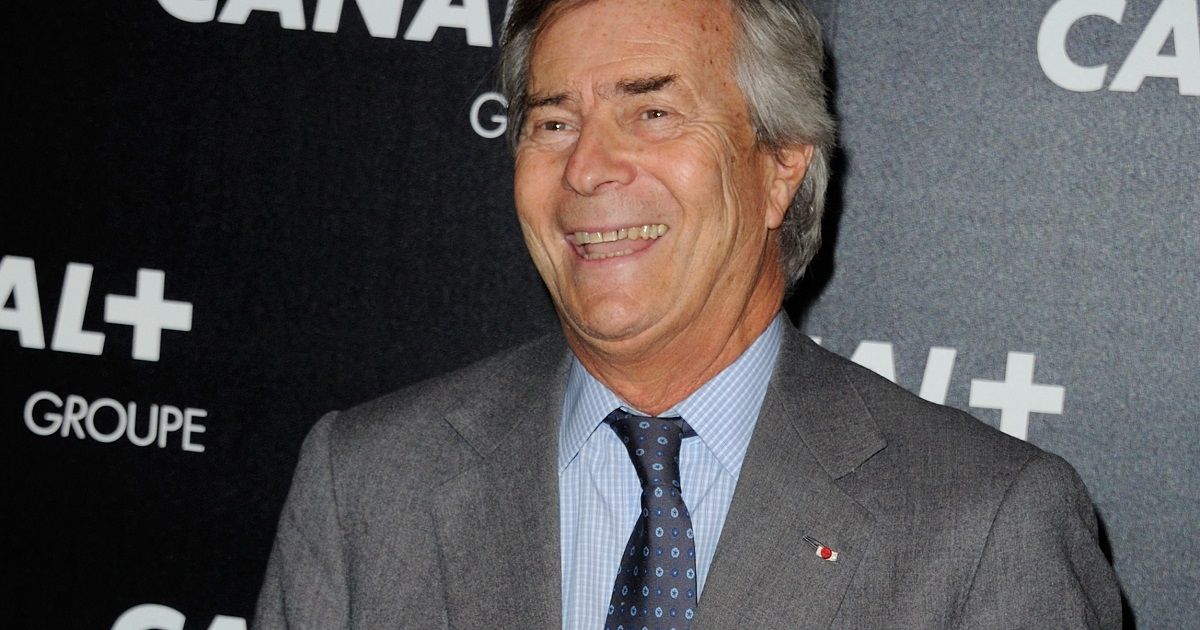 Pour avoir critiqué Vincent Bolloré dans un reportage, Jean-Baptiste ...