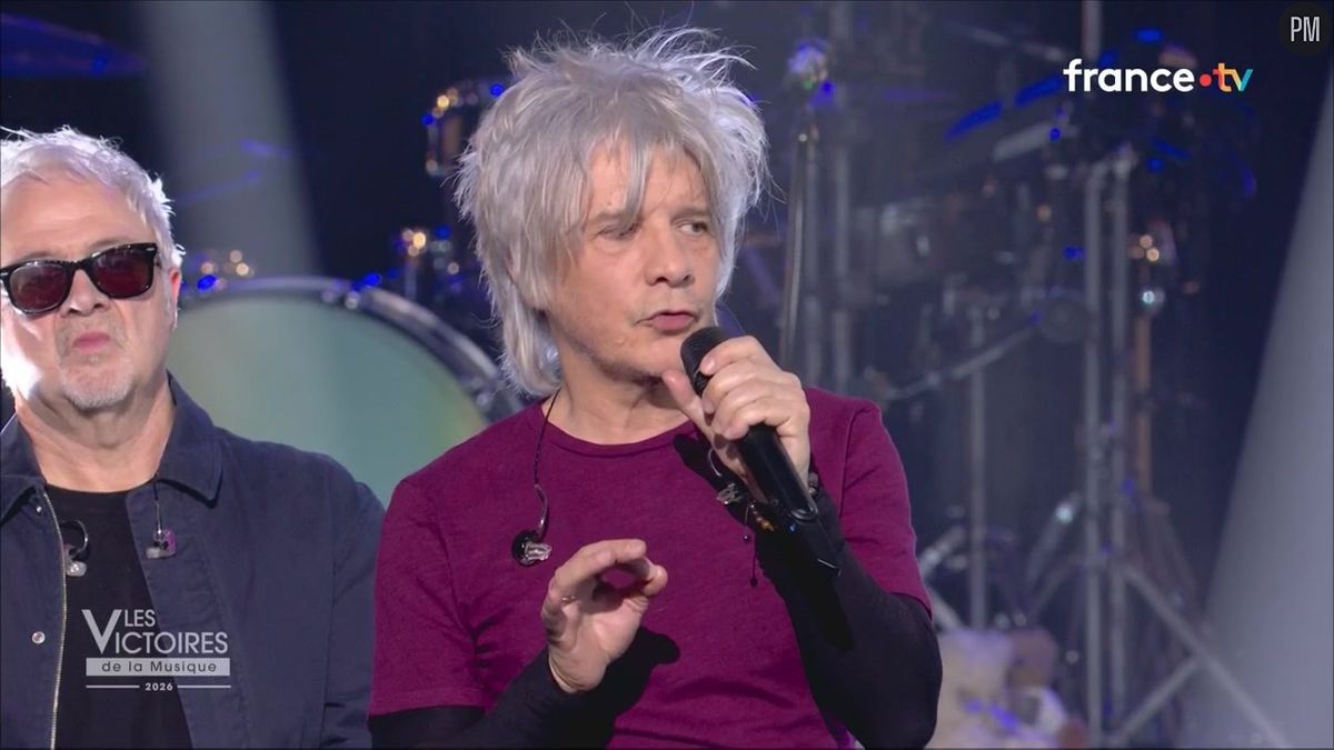 Vidéo : Nicolas Sirkis et son groupe ont reçu un prix spécial lors des ...